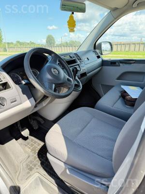Pelēks Volkswagen Caravelle 2010 Rīga, ar dzinēja tilpumu 2.00 L un nobraukumu 268 tūkst. km par 6900 €, foto 10 vietnē AUTOMOTO.COM.LV
