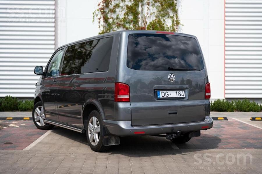 Grey Volkswagen Caravelle 2010 in Riga, with an engine capacity of 2.00 L and mileage of 260 thousand km for 11000 €, photo 4 on AUTOMOTO.COM.LV