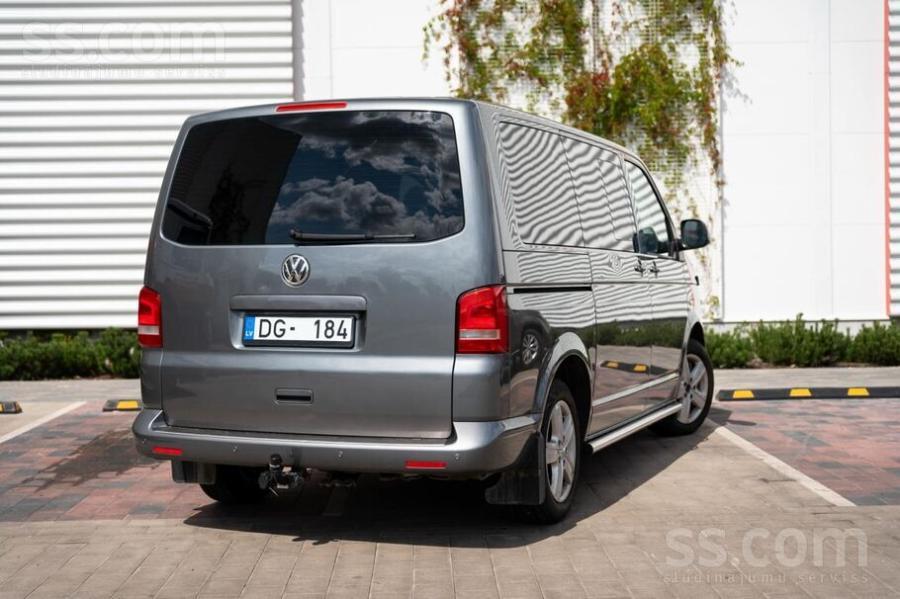 Grey Volkswagen Caravelle 2010 in Riga, with an engine capacity of 2.00 L and mileage of 260 thousand km for 11000 €, photo 7 on AUTOMOTO.COM.LV