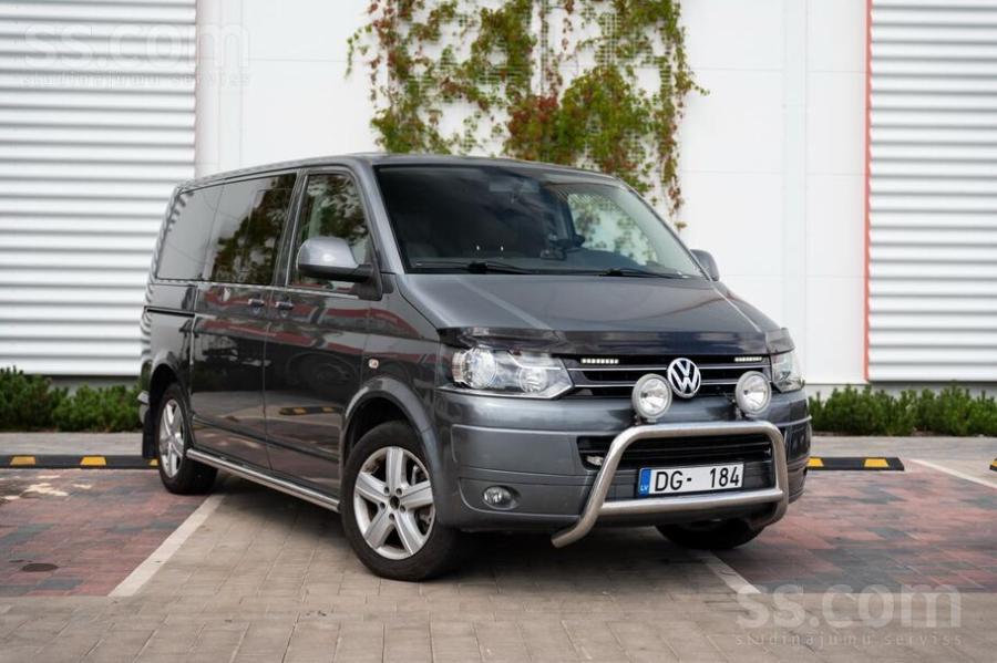 Grey Volkswagen Caravelle 2010 in Riga, with an engine capacity of 2.00 L and mileage of 260 thousand km for 11000 €, photo 9 on AUTOMOTO.COM.LV