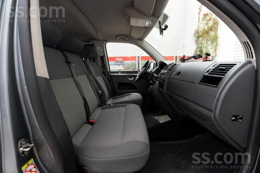 Grey Volkswagen Caravelle 2010 in Riga, with an engine capacity of 2.00 L and mileage of 260 thousand km for 11000 €, photo 12 on AUTOMOTO.COM.LV
