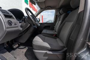 Grey Volkswagen Caravelle 2010 in Riga, with an engine capacity of 2.00 L and mileage of 260 thousand km for 11000 €, photo 17 on AUTOMOTO.COM.LV