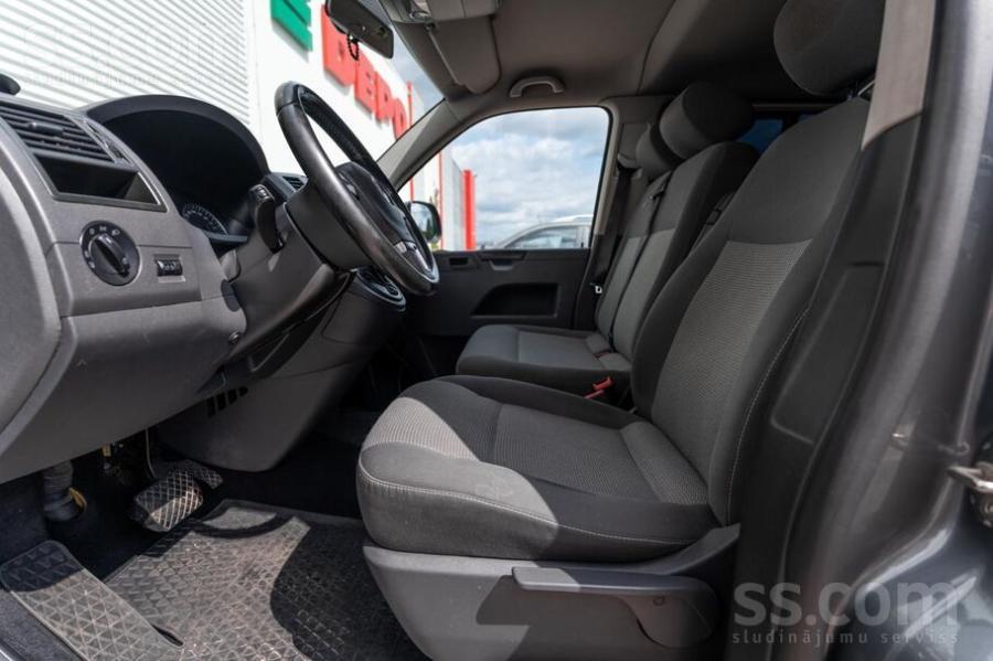 Grey Volkswagen Caravelle 2010 in Riga, with an engine capacity of 2.00 L and mileage of 260 thousand km for 11000 €, photo 17 on AUTOMOTO.COM.LV