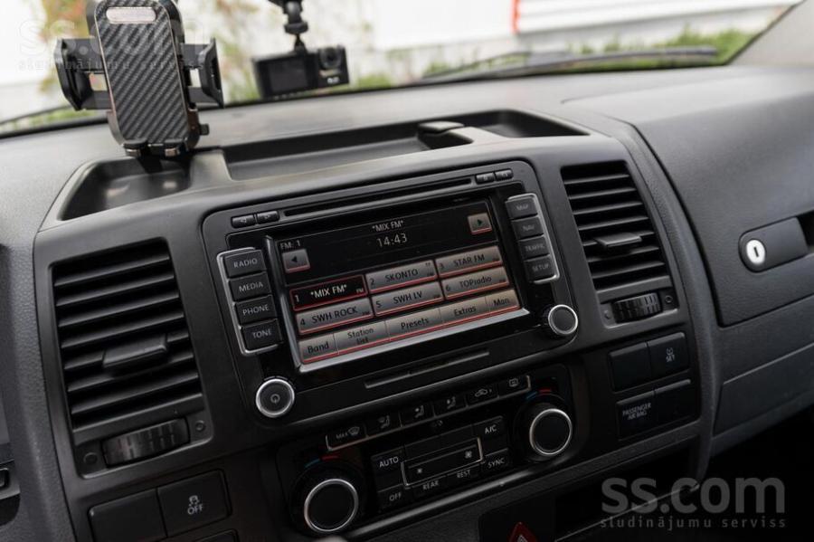 Grey Volkswagen Caravelle 2010 in Riga, with an engine capacity of 2.00 L and mileage of 260 thousand km for 11000 €, photo 18 on AUTOMOTO.COM.LV