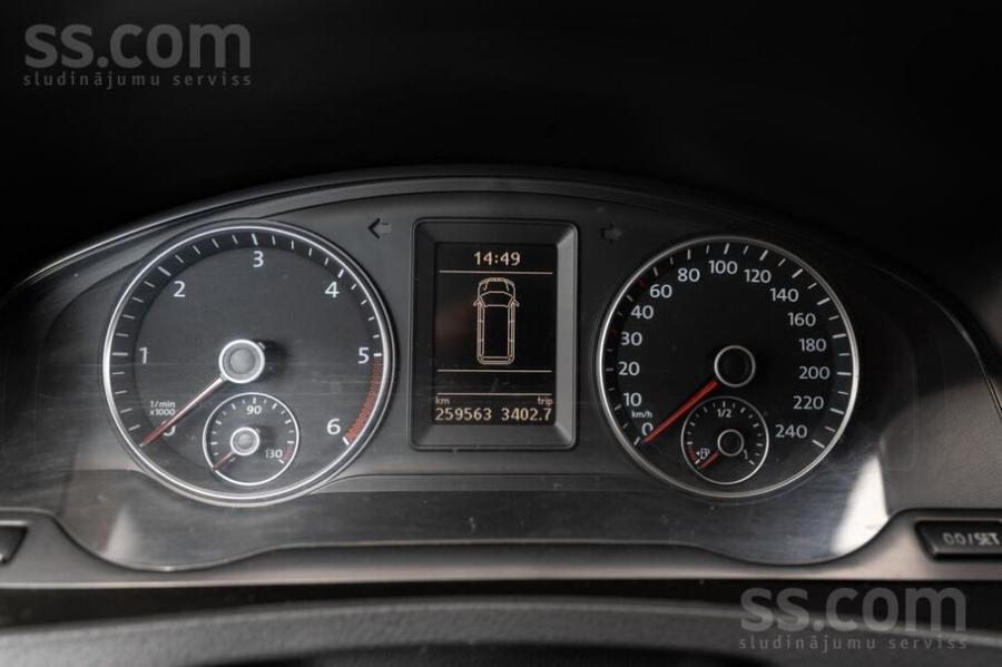 Grey Volkswagen Caravelle 2010 in Riga, with an engine capacity of 2.00 L and mileage of 260 thousand km for 11000 €, photo 24 on AUTOMOTO.COM.LV