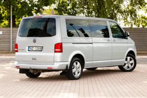 Pelēks Volkswagen Caravelle 2011 Jelgava, ar dzinēja tilpumu 2.00 L un nobraukumu 253 tūkst. km par 11000 €, foto 6 vietnē AUTOMOTO.COM.LV