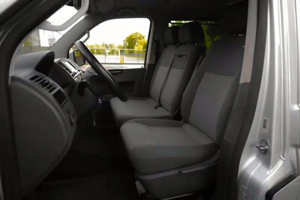 Grey Volkswagen Caravelle 2011 in Jelgava, with an engine capacity of 2.00 L and mileage of 253 thousand km for 11000 €, photo 8 on AUTOMOTO.COM.LV