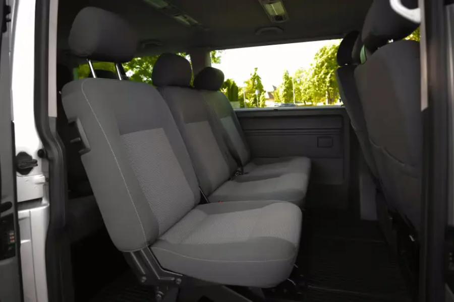 Pelēks Volkswagen Caravelle 2011 Jelgava, ar dzinēja tilpumu 2.00 L un nobraukumu 253 tūkst. km par 11000 €, foto 11 vietnē AUTOMOTO.COM.LV