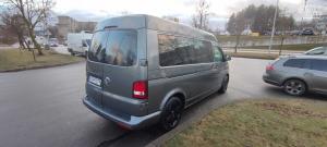 Pelēks Volkswagen Caravelle 2012 Viļņa, ar dzinēja tilpumu 2.00 L un nobraukumu 240 tūkst. km par 11500 €, foto 4 vietnē AUTOMOTO.COM.LV