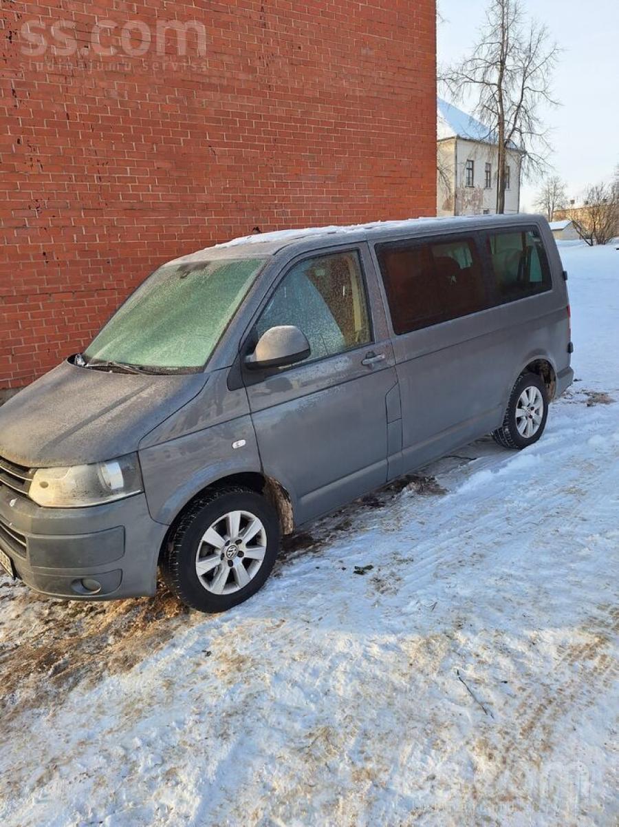 Серый Фольксваген Каравелла 2012 в Даугавпилс, объемом двигателя 2.00 л и пробегом 0 тыс. км за 9500 €, фото 1 на AUTOMOTO.COM.LV