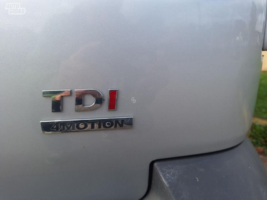 Pelēks Volkswagen Caravelle 2012 Viļņa, ar dzinēja tilpumu 2.00 L un nobraukumu 309 tūkst. km par 12300 €, foto 14 vietnē AUTOMOTO.COM.LV
