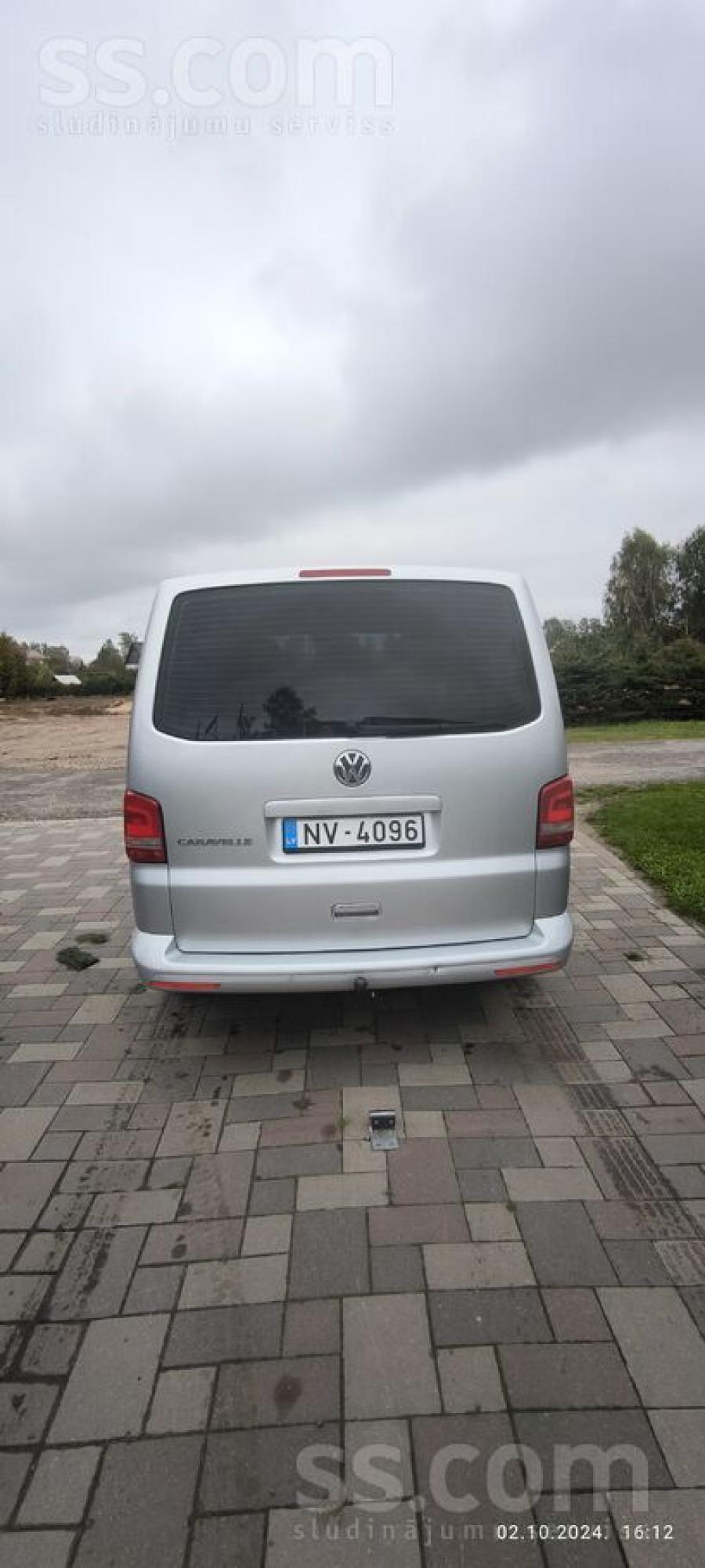 Grey Volkswagen Caravelle 2013 in Dobele, with an engine capacity of 2.00 L and mileage of 0 thousand km for 12150 €, photo 4 on AUTOMOTO.COM.LV