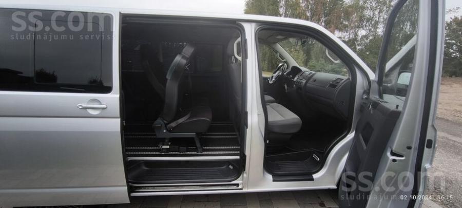 Grey Volkswagen Caravelle 2013 in Dobele, with an engine capacity of 2.00 L and mileage of 0 thousand km for 12150 €, photo 10 on AUTOMOTO.COM.LV