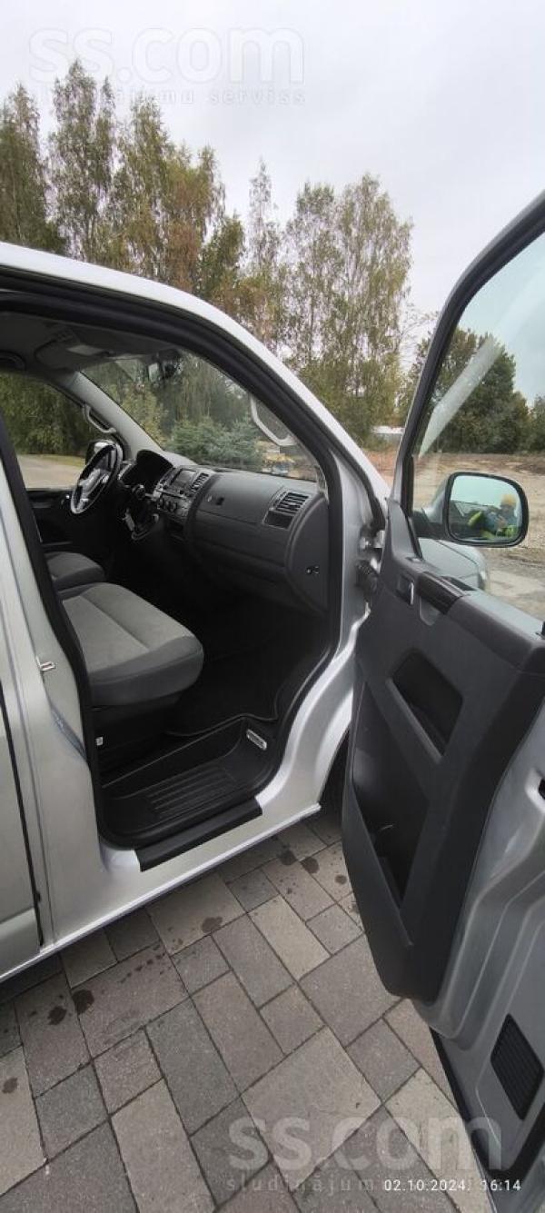Grey Volkswagen Caravelle 2013 in Dobele, with an engine capacity of 2.00 L and mileage of 0 thousand km for 12150 €, photo 10 on AUTOMOTO.COM.LV