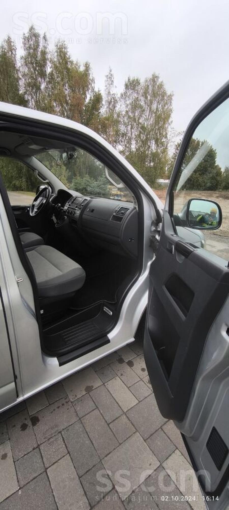 Grey Volkswagen Caravelle 2013 in Dobele, with an engine capacity of 2.00 L and mileage of 0 thousand km for 12150 €, photo 11 on AUTOMOTO.COM.LV