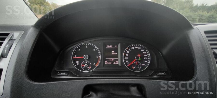 Grey Volkswagen Caravelle 2013 in Dobele, with an engine capacity of 2.00 L and mileage of 0 thousand km for 12150 €, photo 19 on AUTOMOTO.COM.LV