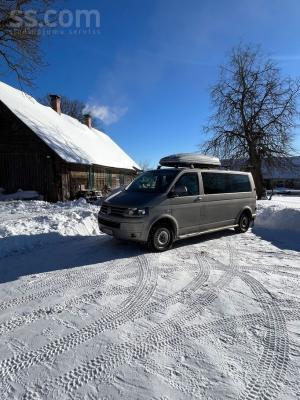 Pelēks Volkswagen Caravelle 2014 Rīga, ar dzinēja tilpumu 2.00 L un nobraukumu 500 tūkst. km par 9000 €, foto 5 vietnē AUTOMOTO.COM.LV