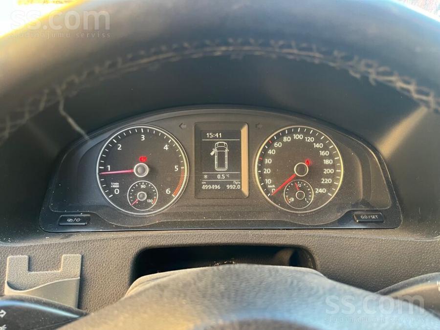 Pelēks Volkswagen Caravelle 2014 Rīga, ar dzinēja tilpumu 2.00 L un nobraukumu 500 tūkst. km par 9000 €, foto 7 vietnē AUTOMOTO.COM.LV