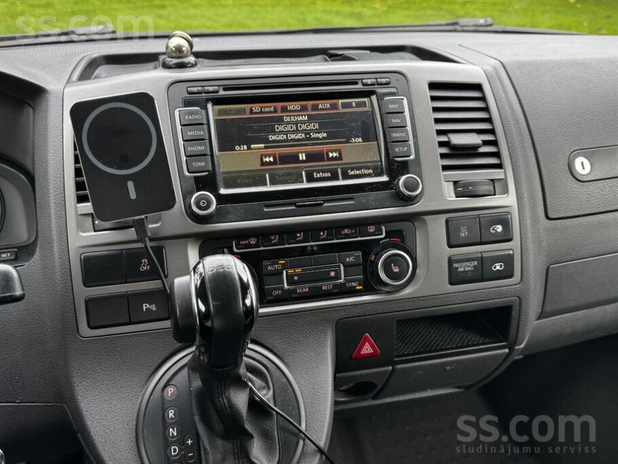 Pelēks Volkswagen Caravelle 2014 Jūrmala, ar dzinēja tilpumu 2.00 L un nobraukumu 143 tūkst. km par 19500 €, foto 9 vietnē AUTOMOTO.COM.LV