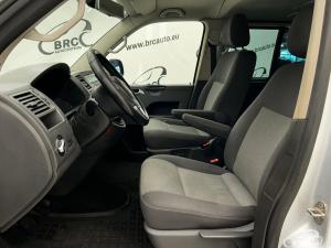 Grey Volkswagen Caravelle 2015 in Avizieniai, with an engine capacity of 2.00 L and mileage of 249 thousand km for 12500 €, photo 5 on AUTOMOTO.COM.LV