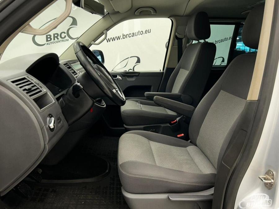 Grey Volkswagen Caravelle 2015 in Avizieniai, with an engine capacity of 2.00 L and mileage of 249 thousand km for 12500 €, photo 5 on AUTOMOTO.COM.LV