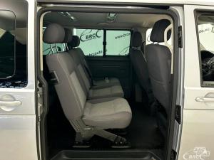 Grey Volkswagen Caravelle 2015 in Avizieniai, with an engine capacity of 2.00 L and mileage of 249 thousand km for 12500 €, photo 9 on AUTOMOTO.COM.LV