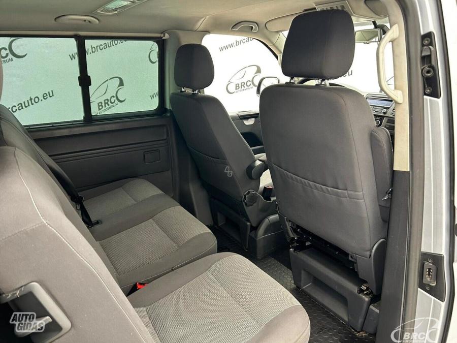 Grey Volkswagen Caravelle 2015 in Avizieniai, with an engine capacity of 2.00 L and mileage of 249 thousand km for 12500 €, photo 12 on AUTOMOTO.COM.LV