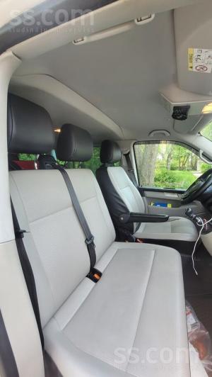 Grey Volkswagen Caravelle 2015 in Liepaja, with an engine capacity of 2.00 L and mileage of 370 thousand km for 19000 €, photo 7 on AUTOMOTO.COM.LV