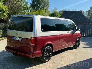 Grey Volkswagen Caravelle 2016 in Riga, with an engine capacity of 2.00 L and mileage of 252 thousand km for 24400 €, photo 3 on AUTOMOTO.COM.LV