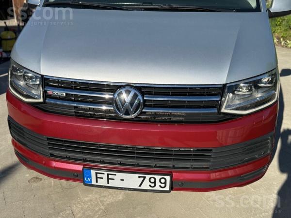 Grey Volkswagen Caravelle 2016 in Riga, with an engine capacity of 2.00 L and mileage of 252 thousand km for 24400 €, photo 5 on AUTOMOTO.COM.LV