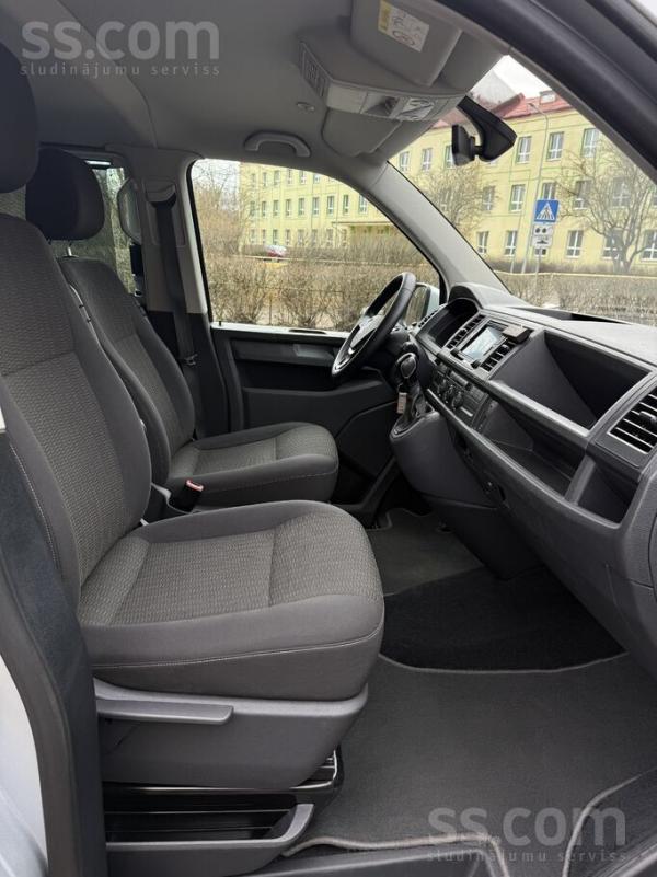 Grey Volkswagen Caravelle 2016 in Riga, with an engine capacity of 2.00 L and mileage of 252 thousand km for 24400 €, photo 8 on AUTOMOTO.COM.LV