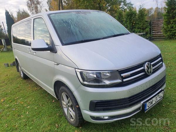 Pelēks Volkswagen Caravelle 2016 Rīga, ar dzinēja tilpumu 2.00 L un nobraukumu 347 tūkst. km par 15900 €, foto 1 vietnē AUTOMOTO.COM.LV