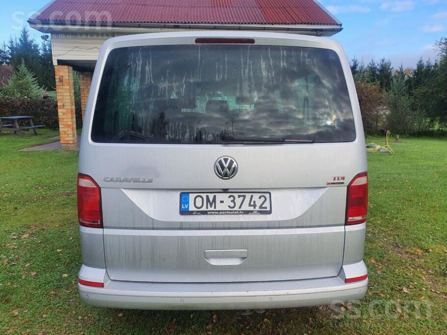Pelēks Volkswagen Caravelle 2016 Rīga, ar dzinēja tilpumu 2.00 L un nobraukumu 347 tūkst. km par 15900 €, foto 3 vietnē AUTOMOTO.COM.LV