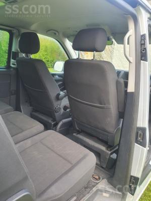 Pelēks Volkswagen Caravelle 2016 Rīga, ar dzinēja tilpumu 2.00 L un nobraukumu 347 tūkst. km par 15900 €, foto 8 vietnē AUTOMOTO.COM.LV