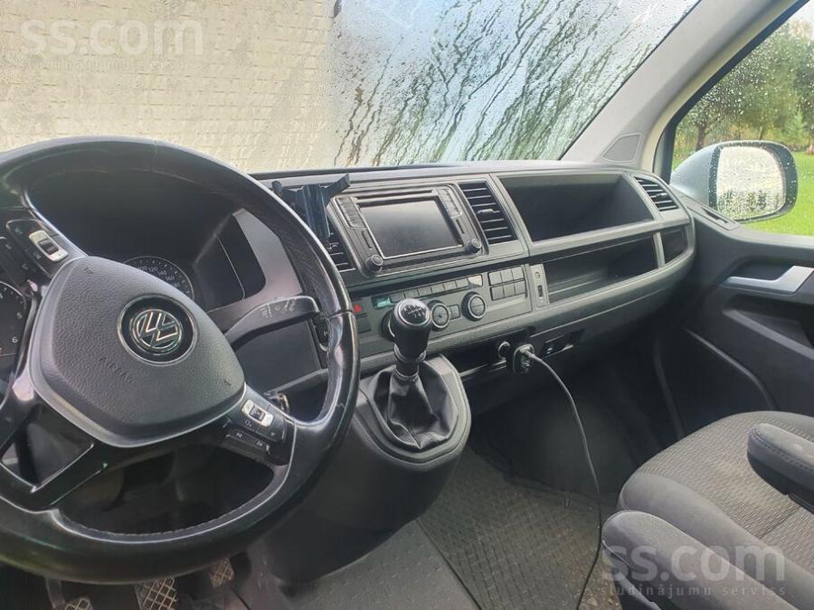 Pelēks Volkswagen Caravelle 2016 Rīga, ar dzinēja tilpumu 2.00 L un nobraukumu 347 tūkst. km par 15900 €, foto 9 vietnē AUTOMOTO.COM.LV