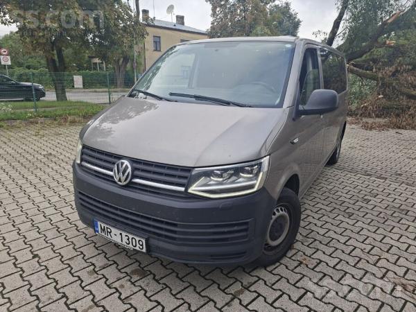 Grey Volkswagen Caravelle 2017 in Riga, with an engine capacity of 2.00 L and mileage of 460 thousand km for 18750 €, photo 3 on AUTOMOTO.COM.LV