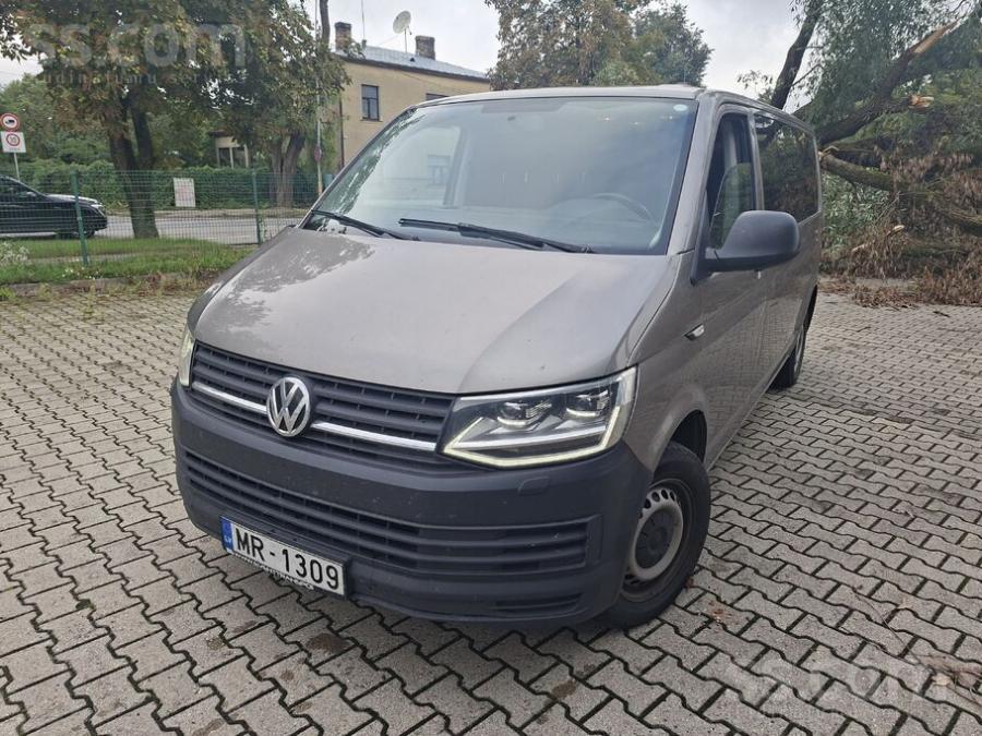 Grey Volkswagen Caravelle 2017 in Riga, with an engine capacity of 2.00 L and mileage of 460 thousand km for 18750 €, photo 3 on AUTOMOTO.COM.LV