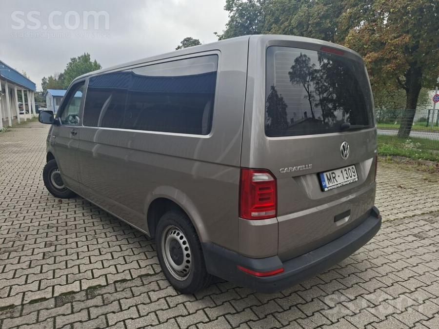 Grey Volkswagen Caravelle 2017 in Riga, with an engine capacity of 2.00 L and mileage of 460 thousand km for 18750 €, photo 4 on AUTOMOTO.COM.LV