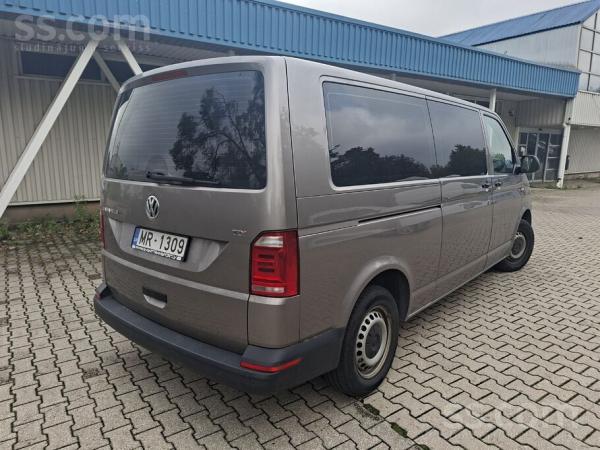 Grey Volkswagen Caravelle 2017 in Riga, with an engine capacity of 2.00 L and mileage of 460 thousand km for 18750 €, photo 5 on AUTOMOTO.COM.LV