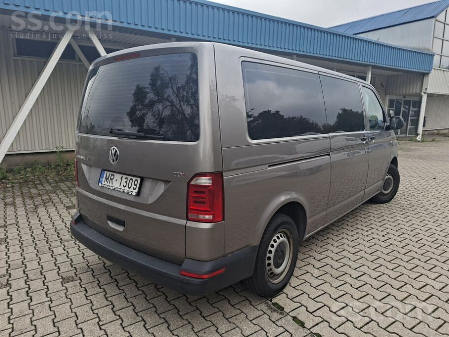 Grey Volkswagen Caravelle 2017 in Riga, with an engine capacity of 2.00 L and mileage of 460 thousand km for 18750 €, photo 5 on AUTOMOTO.COM.LV