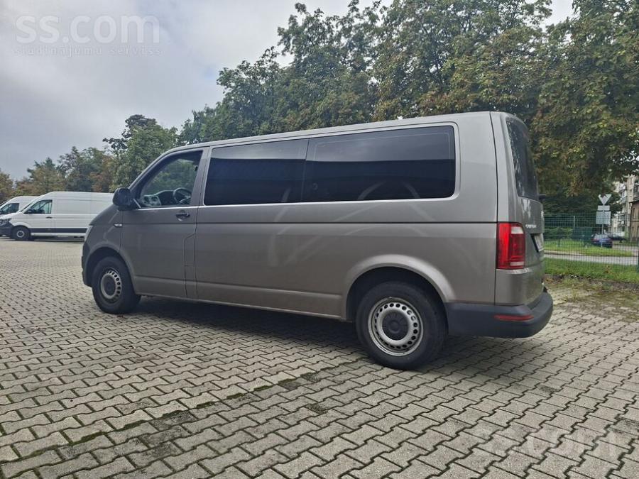 Grey Volkswagen Caravelle 2017 in Riga, with an engine capacity of 2.00 L and mileage of 460 thousand km for 18750 €, photo 6 on AUTOMOTO.COM.LV