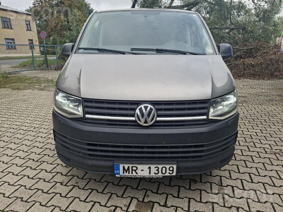 Grey Volkswagen Caravelle 2017 in Riga, with an engine capacity of 2.00 L and mileage of 460 thousand km for 18750 €, photo 9 on AUTOMOTO.COM.LV
