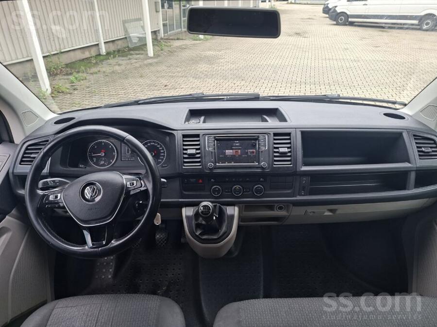 Grey Volkswagen Caravelle 2017 in Riga, with an engine capacity of 2.00 L and mileage of 460 thousand km for 18750 €, photo 10 on AUTOMOTO.COM.LV