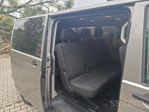 Grey Volkswagen Caravelle 2017 in Riga, with an engine capacity of 2.00 L and mileage of 460 thousand km for 18750 €, photo 11 on AUTOMOTO.COM.LV