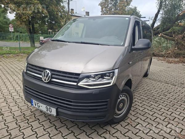 Pelēks Volkswagen Caravelle 2017 Rīga, ar dzinēja tilpumu 2.00 L un nobraukumu 432 tūkst. km par 17550 €, foto 1 vietnē AUTOMOTO.COM.LV