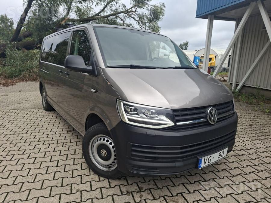 Pelēks Volkswagen Caravelle 2017 Rīga, ar dzinēja tilpumu 2.00 L un nobraukumu 432 tūkst. km par 17550 €, foto 3 vietnē AUTOMOTO.COM.LV