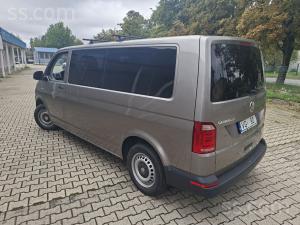 Pelēks Volkswagen Caravelle 2017 Rīga, ar dzinēja tilpumu 2.00 L un nobraukumu 432 tūkst. km par 17550 €, foto 5 vietnē AUTOMOTO.COM.LV