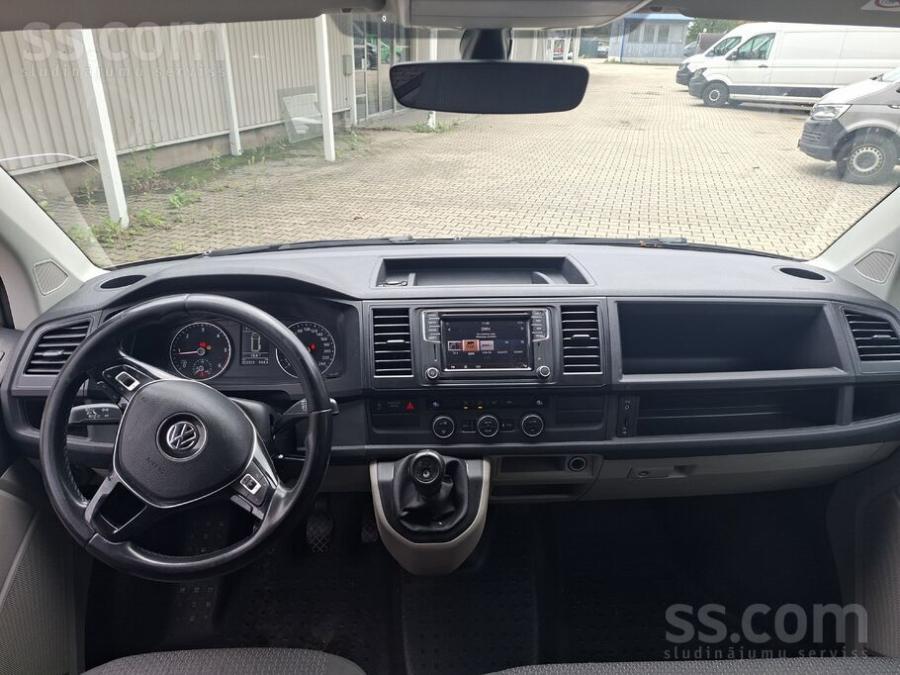 Pelēks Volkswagen Caravelle 2017 Rīga, ar dzinēja tilpumu 2.00 L un nobraukumu 432 tūkst. km par 17550 €, foto 7 vietnē AUTOMOTO.COM.LV