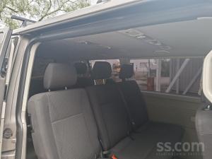 Pelēks Volkswagen Caravelle 2017 Rīga, ar dzinēja tilpumu 2.00 L un nobraukumu 432 tūkst. km par 17550 €, foto 8 vietnē AUTOMOTO.COM.LV