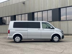 Pelēks Volkswagen Caravelle 2020 Rīga, ar dzinēja tilpumu 2.00 L un nobraukumu 87 tūkst. km par 35990 €, foto 8 vietnē AUTOMOTO.COM.LV